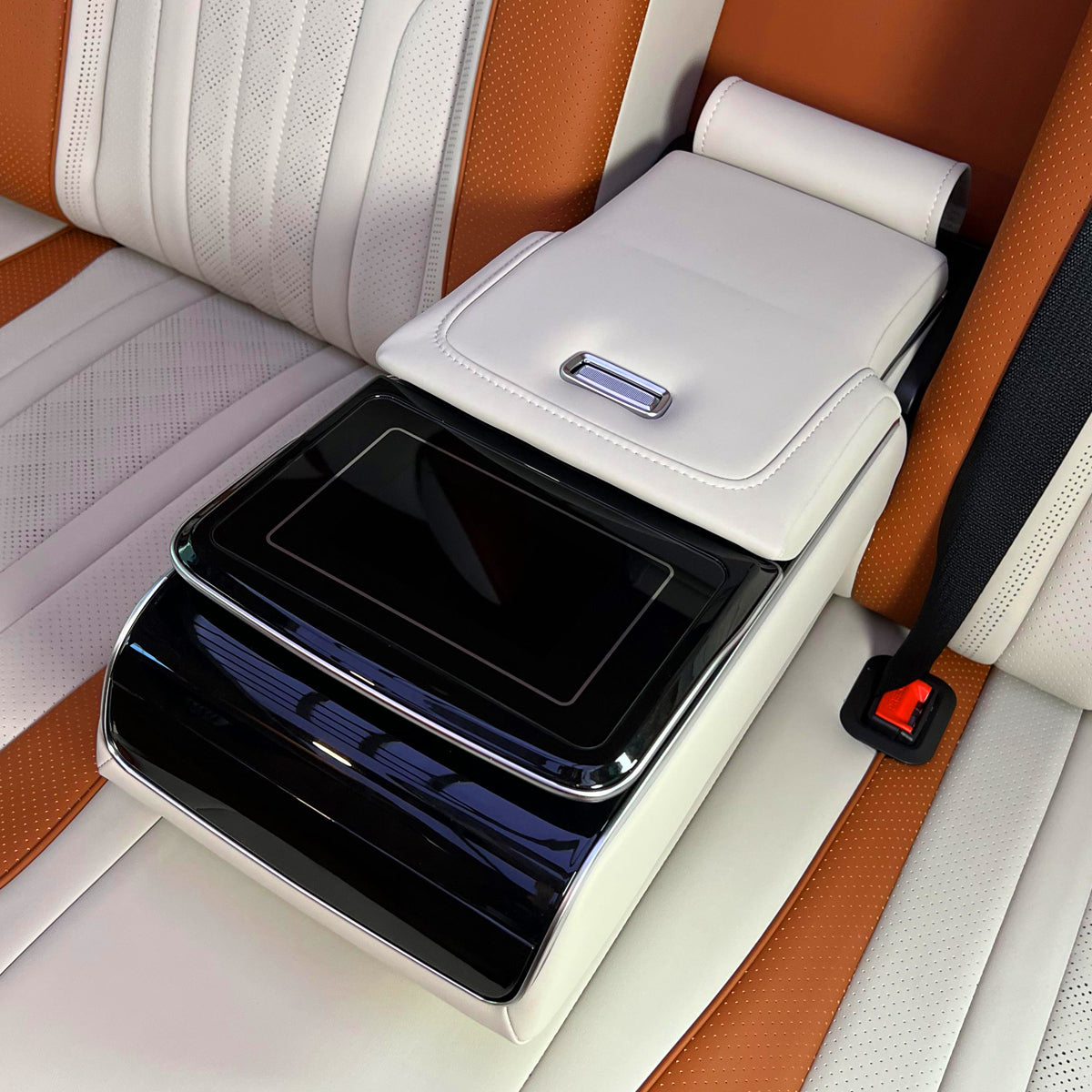 V Class Driver Interior Luxury Upgrade – Middle